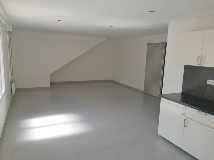 Appartement à louer - Chantilly - 4 pièces - 3 chambres