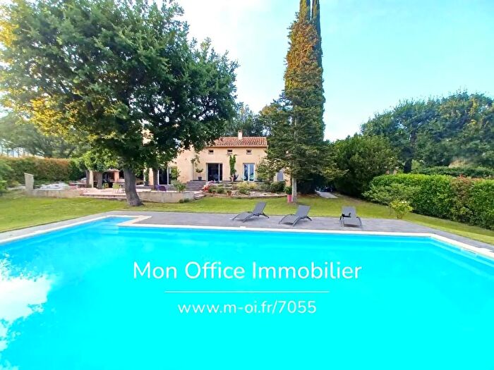 Maison 7 pièces à Éguilles, à vendre