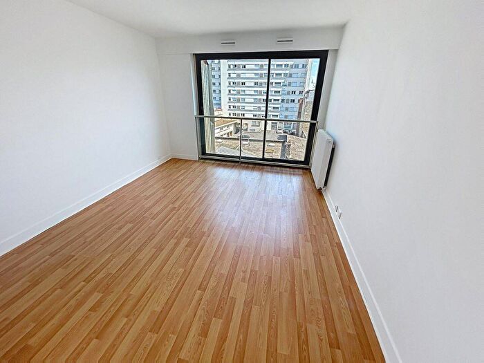 Appartement 1 pièce à Centre Ville, Reims, à louer