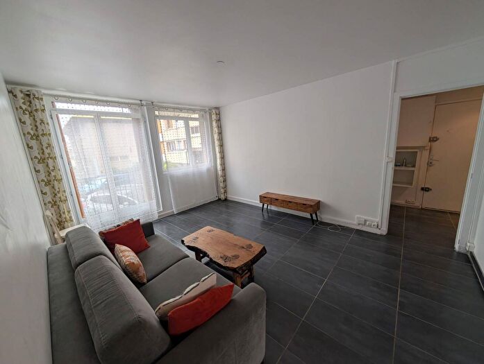 Appartement à louer - Foch, Poissy - 3 pièces - 2 chambres