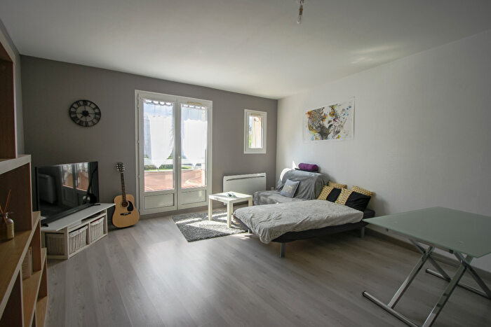 Appartement à louer - Orléans, La Croix Saint-Marceau, La Mouillère, Pré Pinson - 2 pièces - 1 chambre