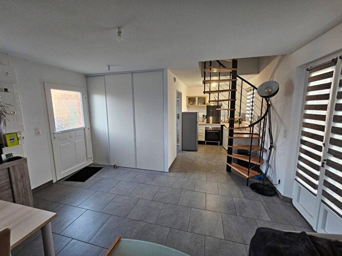 Maison à louer - Auneuil - 3 pièces - 2 chambres