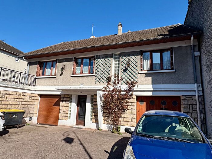Maison à vendre - Le Plessis-Trévise, Centre-ville, Orly Parc - 5 pièces - 3 chambres