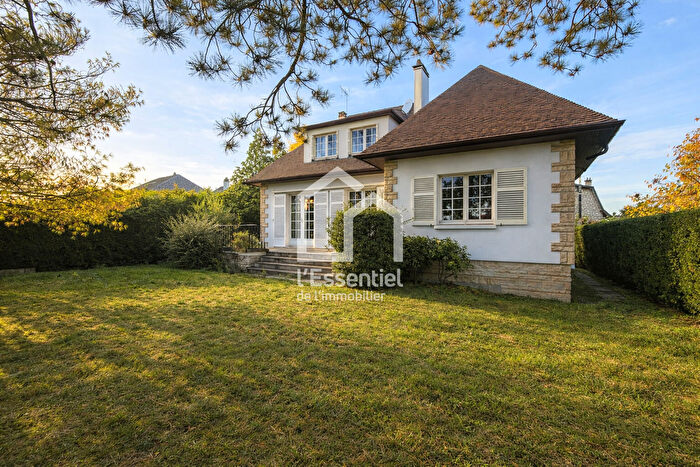 Maison à vendre - Verneuil-sur-Seine, Centre-ville, Gare - 7 pièces - 4 chambres