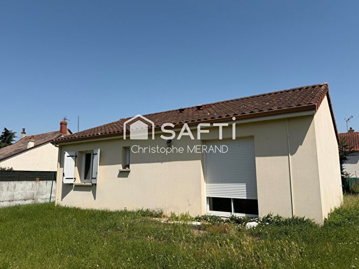 Maison 9 pièces à vendre à Dangé-Saint-Romain