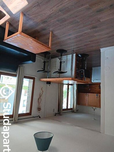 Appartement à louer - Aristide-Briand, Fontaine - 1 pièce - 3 chambres