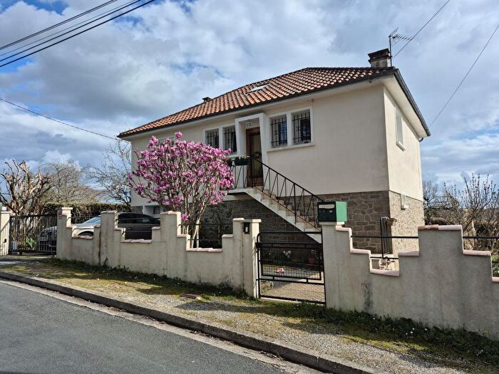 Maison à vendre - Nontron - 4 pièces - 2 chambres