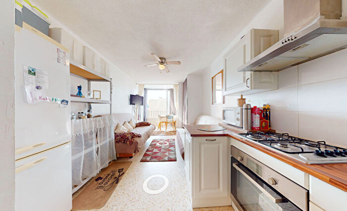 Appartement à vendre - Mauguio, Carnon - 1 pièce - 1 chambre