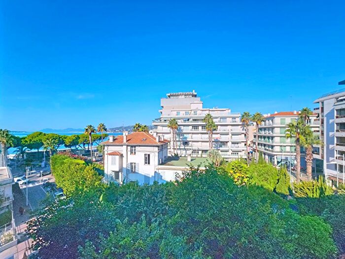 Appartement à vendre - Antibes, Juan-les-Pins, Le Cap - 3 pièces - 2 chambres