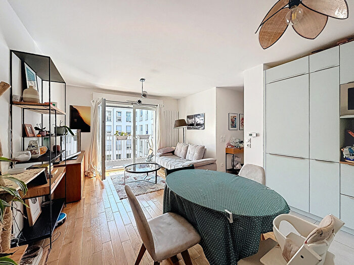 Appartement à vendre - Courbevoie, Marceau République - 3 pièces - 2 chambres