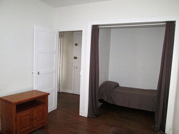Marceau, République, Courbevoie - Appartement 1 pièce à louer