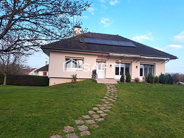 Maison 5 pièces à vendre à Mervans