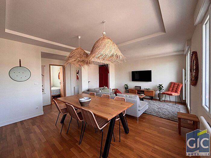 Appartement à louer - Saint Jean, Caen - 4 pièces - 3 chambres