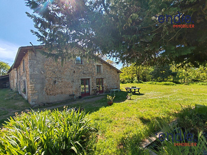 Ceaux-en-Couhé : Maison 6 pièces à vendre