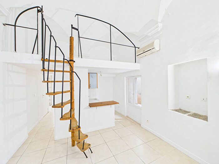 Appartement à louer - Centre Ville Ancien, Bastia - 2 pièces - 1 chambre