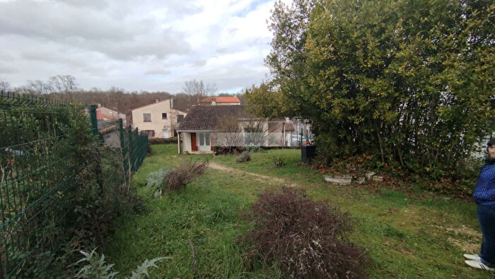 Maison à vendre - Ruelle-sur-Touvre - 4 pièces - 2 chambres