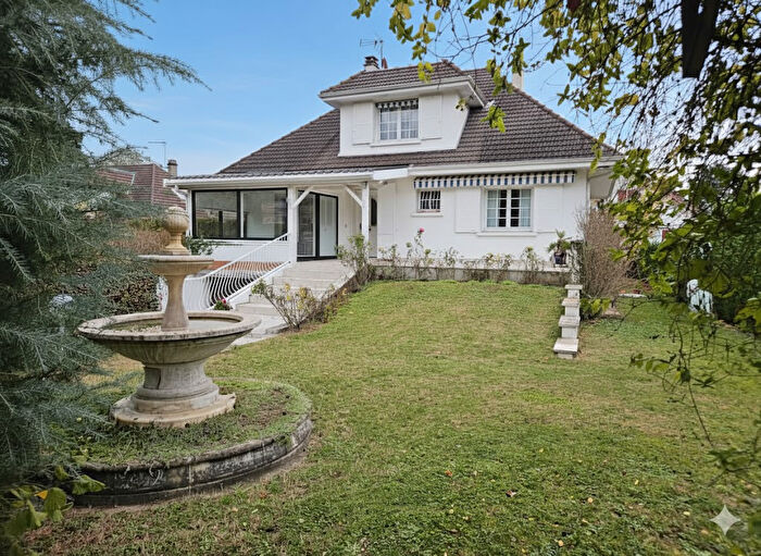 Maison à vendre - Nivolas-Vermelle - 6 pièces - 4 chambres