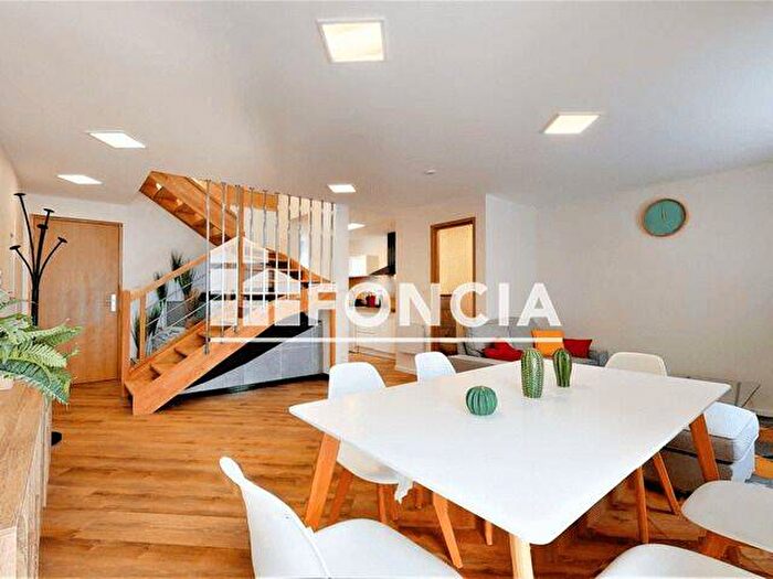Appartement 4 pièces à Nord, La Roche-sur-Foron, à louer