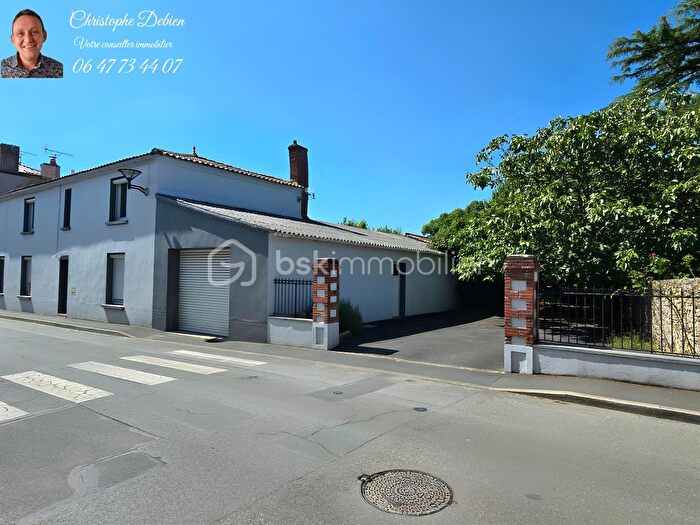 Maison à vendre - Beaurepaire - 7 pièces - 5 chambres