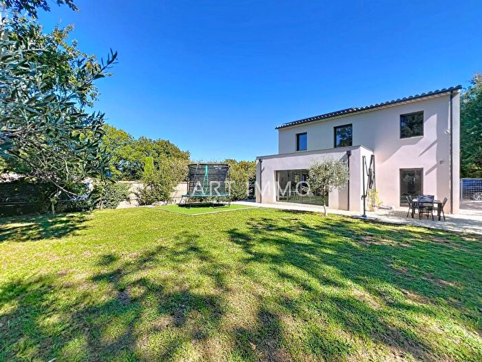 Maison à vendre - Robion - 5 pièces - 3 chambres