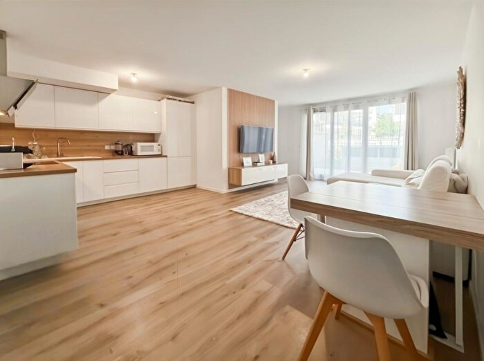 Appartement à vendre - Brou-sur-Chantereine - 3 pièces - 2 chambres