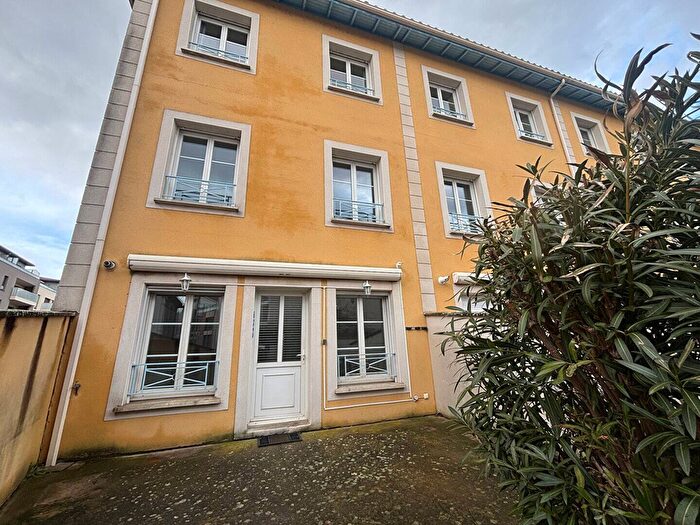 Maison à louer - Sainte-Colombe - 7 pièces - 6 chambres