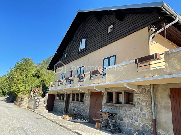 Maison 4 pièces à Saint-Michel-de-Maurienne, à vendre