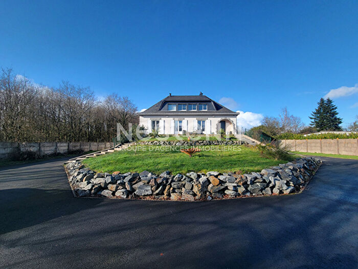 Maison à vendre - Pont-Saint-Martin - 12 pièces - 6 chambres