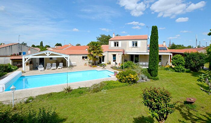 Maison à vendre - Luçon - 7 pièces - 5 chambres