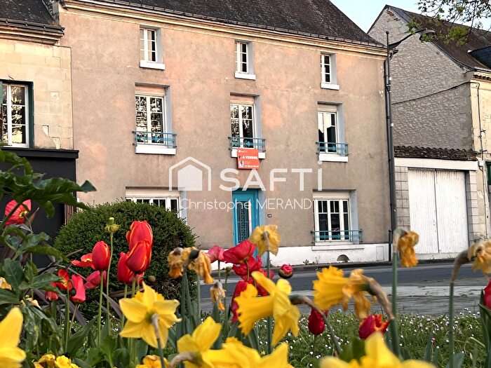 Maison à vendre - Dangé-Saint-Romain - 7 pièces - 3 chambres