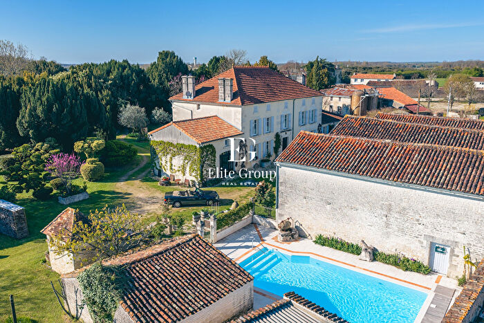 Maison à vendre - Sigogne - 11 pièces - 5 chambres