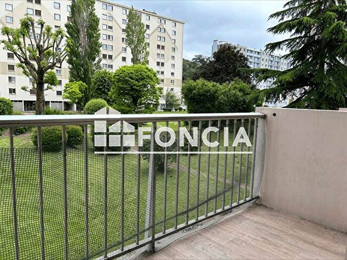 Appartement à louer - Échirolles - 4 pièces - 3 chambres