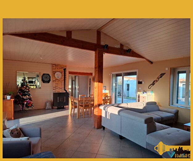 Maison à vendre - Saint-Hilaire-de-Chaléons - 7 pièces - 3 chambres