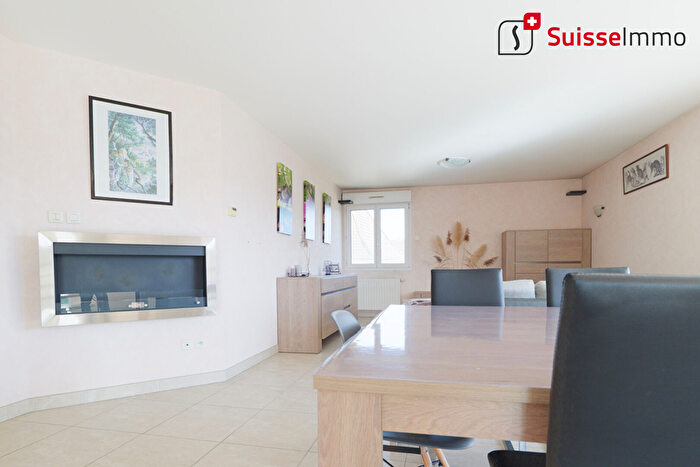 Appartement à vendre - Étupes - 5 pièces - 3 chambres