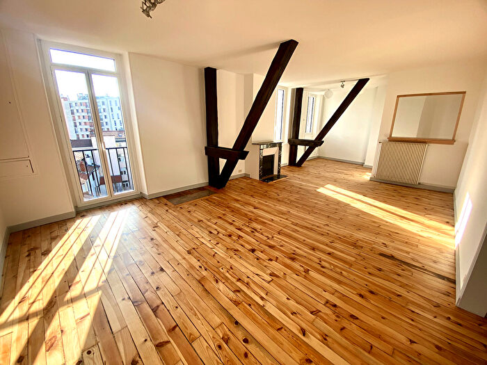 Appartement à louer - Clermont-Ferrand, Delille, Cathédrale, La Gare - 4 pièces - 3 chambres