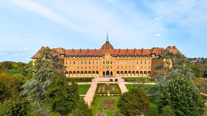 Appartement à louer - Sainte-Foy-lès-Lyon, La Plaine, Chantegrillet - 3 pièces - 2 chambres