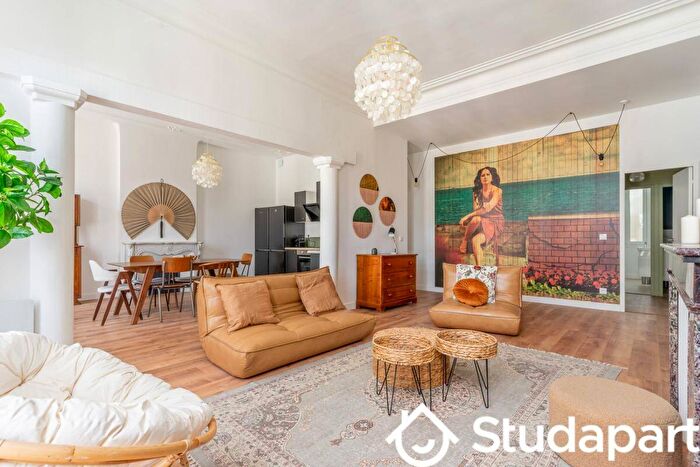 Appartement à louer - Notre Dame du Mont, Marseille ème arrondissement - 1 pièce - 1 chambre