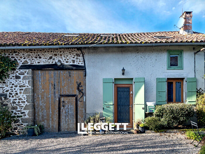 Maison à vendre - Massignac - 8 pièces - 4 chambres