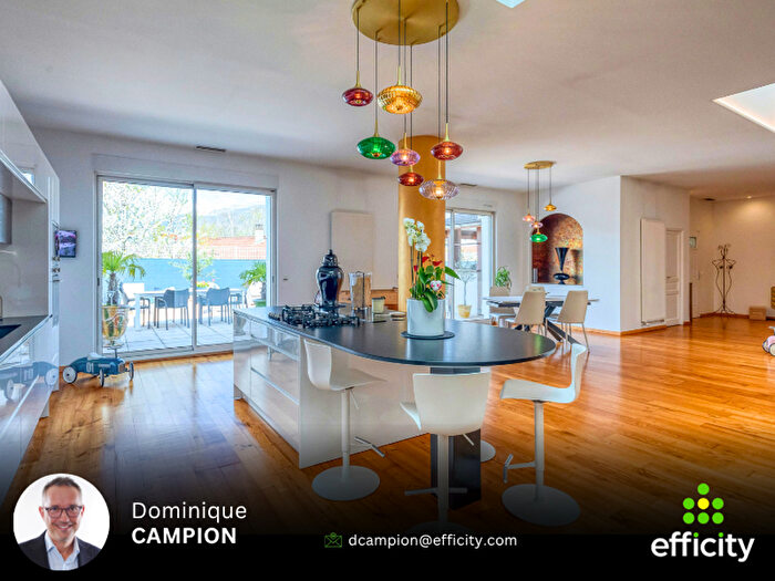 Saint-Martin-d'Hères, Galochère : Appartement 6 pièces à vendre