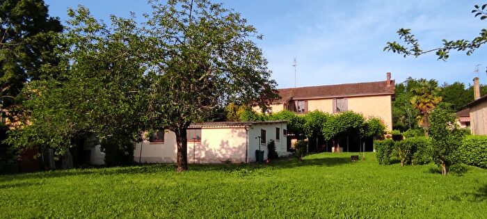 Maison à vendre - Couze-et-Saint-Front - 6 pièces - 4 chambres