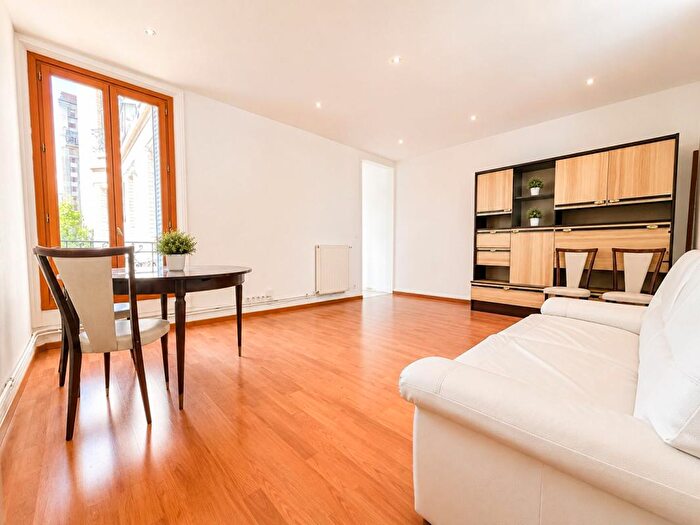 Appartement 3 pièces à Puteaux, République, à vendre