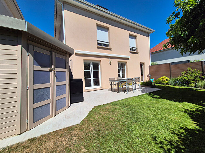 Montigny-le-Bretonneux, Le Village : Maison 6 pièces à vendre
