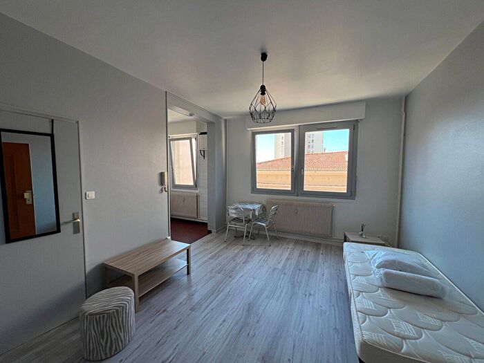 Appartement 1 pièce à louer - Le Centre-Centre Ville, Roanne