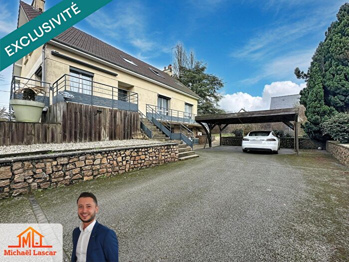 Maison à vendre - Saint-Pavace - 9 pièces - 4 chambres