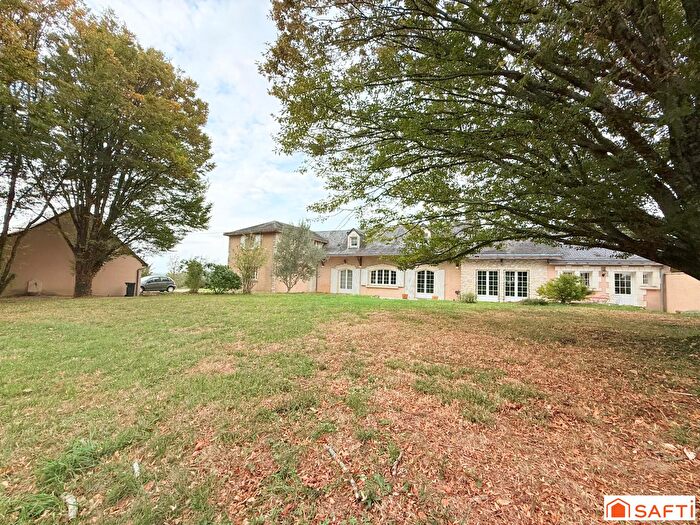 Beaumont-la-Ronce : Maison 10 pièces à vendre