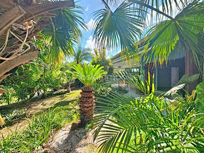 Maison à vendre - Saint-François - 4 pièces - 3 chambres