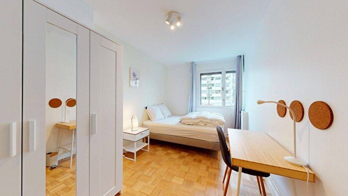 Appartement à louer - Hauts dAsnières-Métro, Asnières-sur-Seine - 6 pièces - 5 chambres