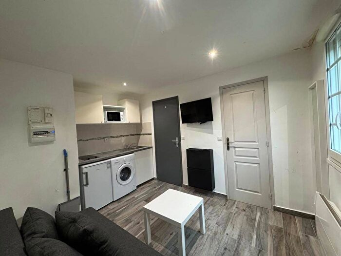 Centre Ville, Corbeil-Essonnes - Appartement 1 pièce à louer