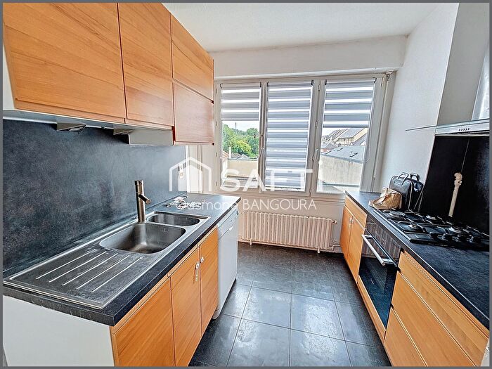 Appartement à vendre - Lisieux, Centre-ville - 5 pièces - 3 chambres