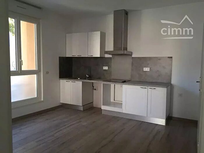 Peyrolles-en-Provence : Appartement 3 pièces à louer